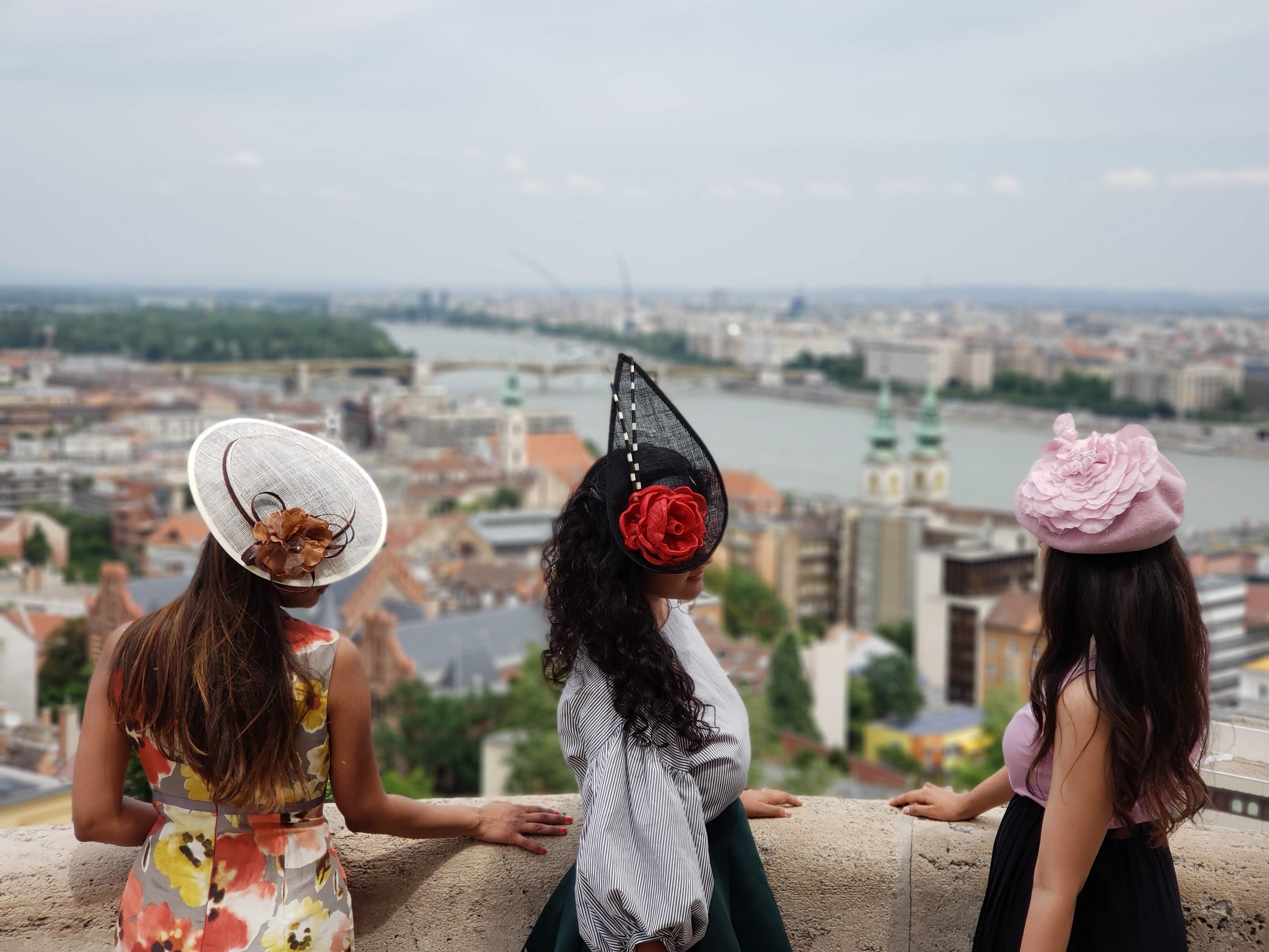 Headwear Unveiled: Hats vs Fascinators – What's the Scoop? – Maaneh ...